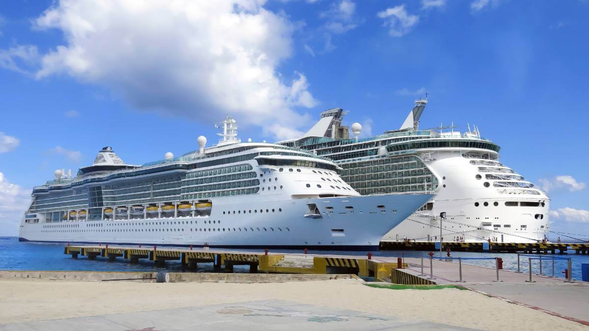Big ships versus small ships | YourLifeChoices