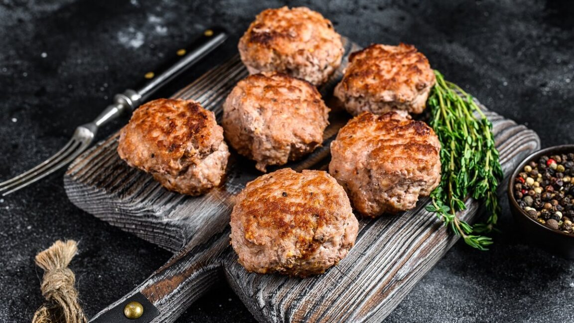Baked Garlic Pork Rissoles | YourLifeChoices
