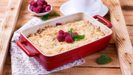 Healthy Apple and Raspberry Crumble | YourLifeChoices