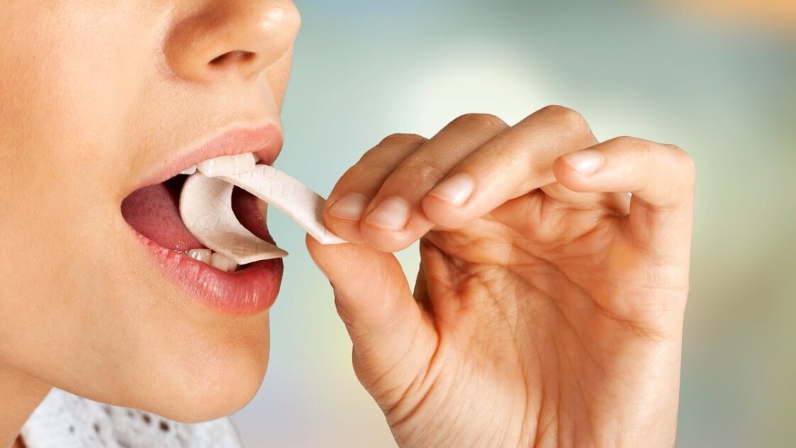 Chewing gum could be your key to a healthier mind | YourLifeChoices