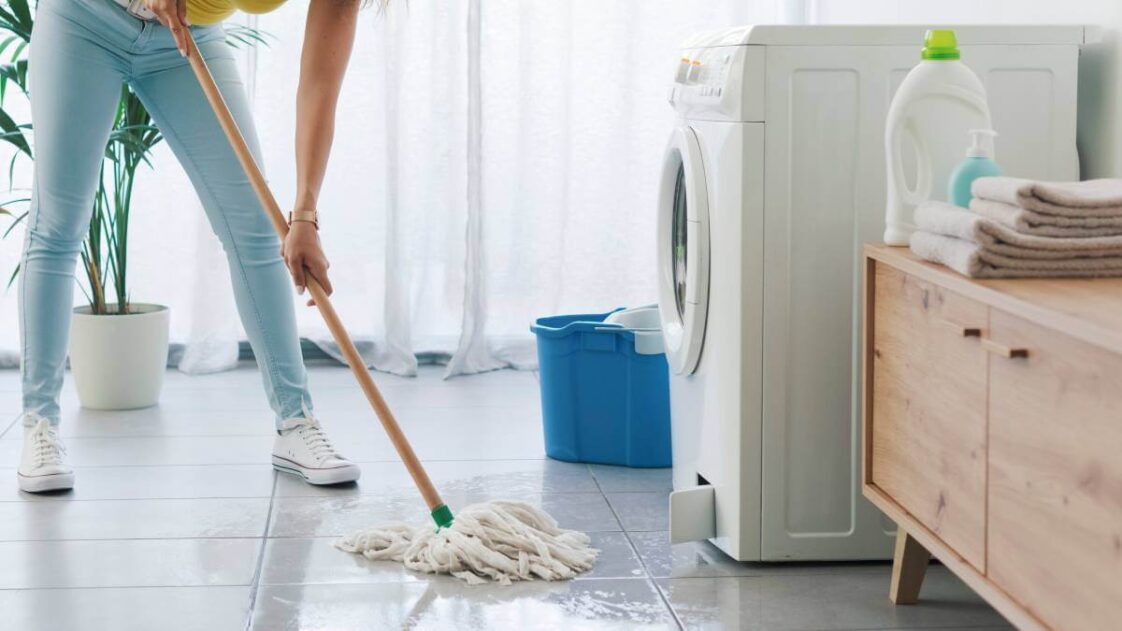The $12 Bunnings secret pros use to make filthy grout look brand new ...