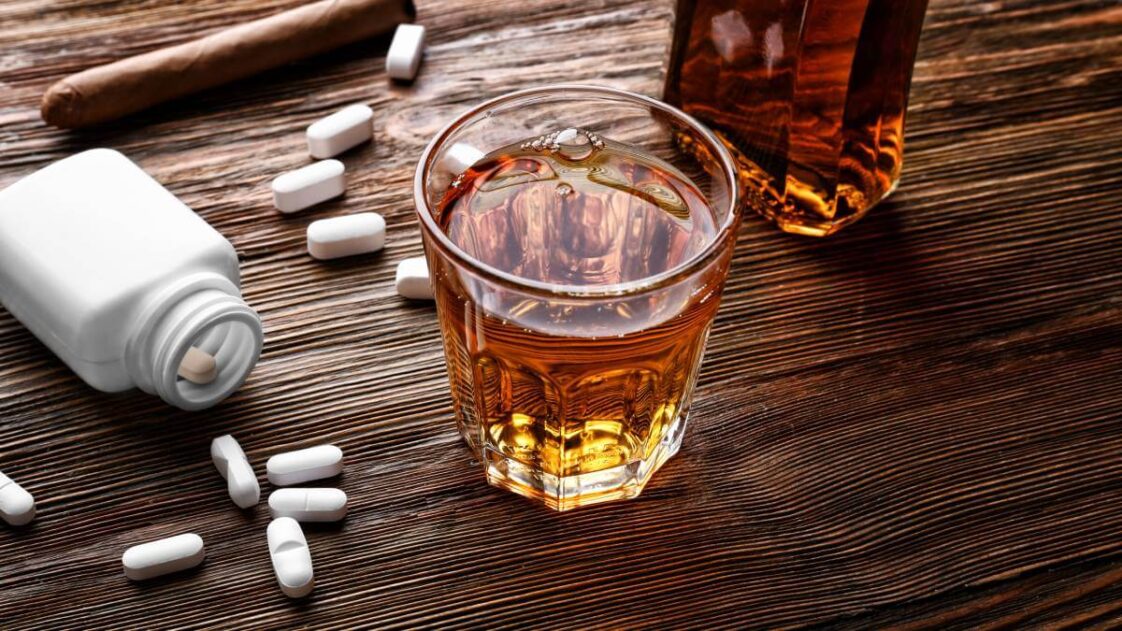 Why it’s a bad idea to mix alcohol with some medications | YourLifeChoices