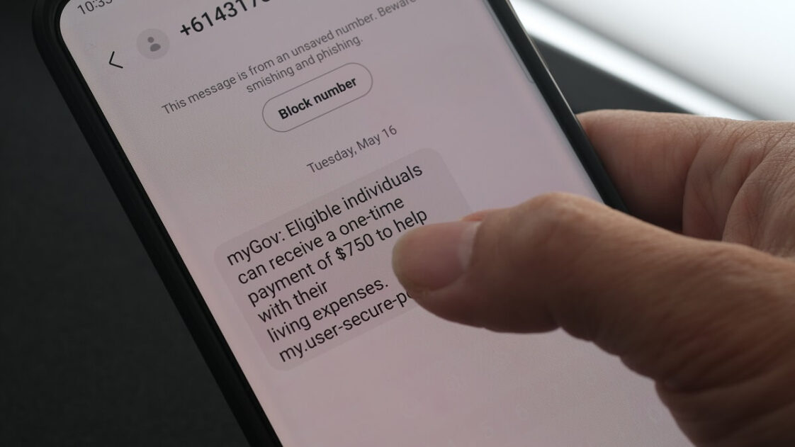Warning over government SMS scam targeting Aussies | YourLifeChoices