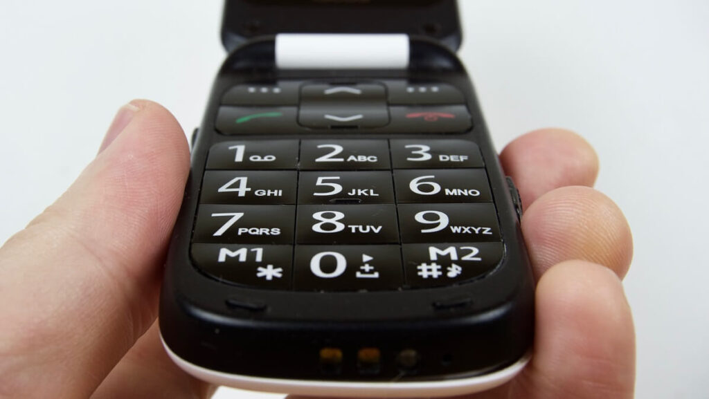 Best 4G-capable mobile phones for seniors | YourLifeChoices