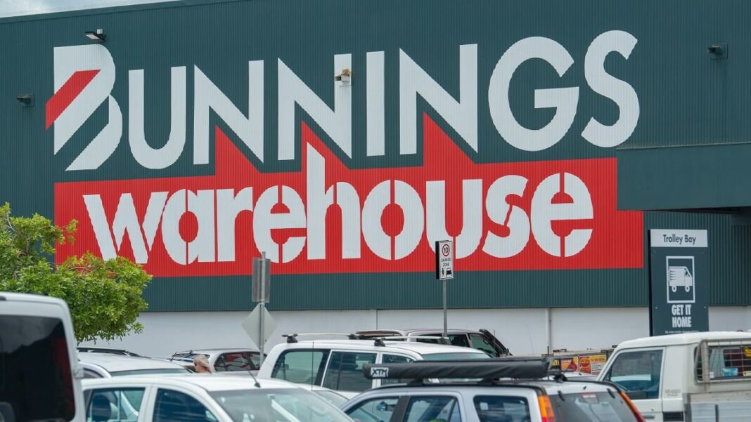 Bunnings shoppers react to new rules on bladed tools | YourLifeChoices