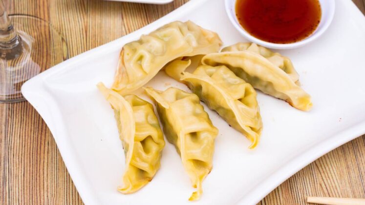 We tried supermarket dumplings, and this is our verdict | YourLifeChoices