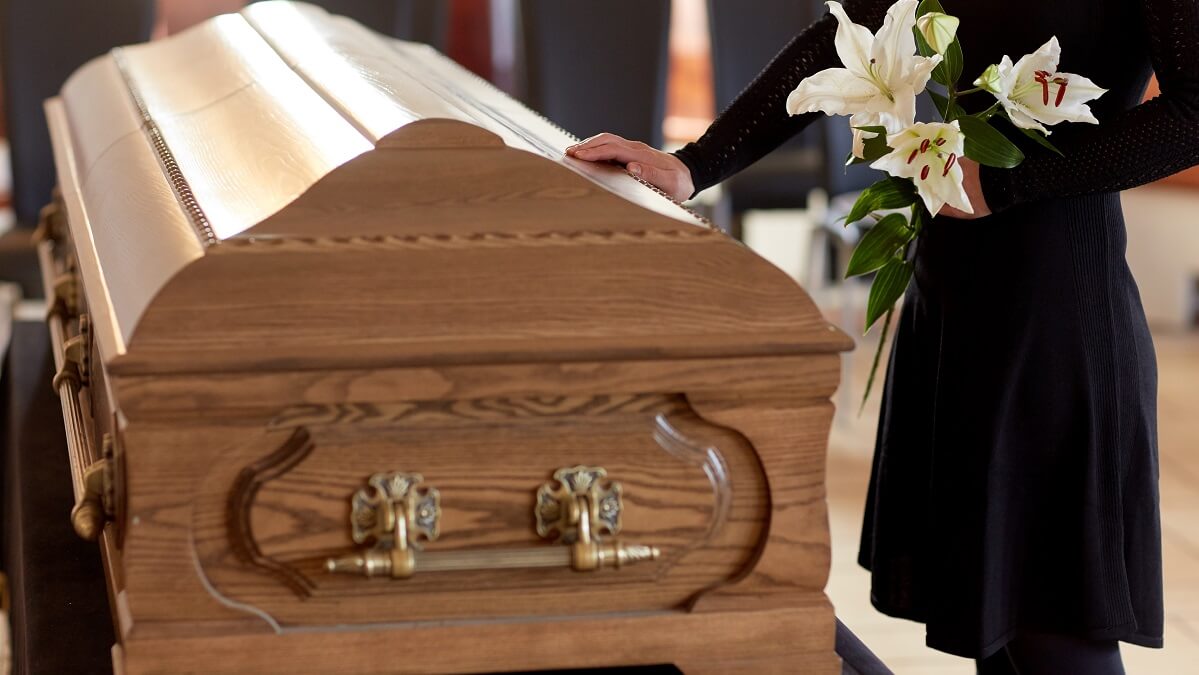 How to spot a funeral scam | YourLifeChoices