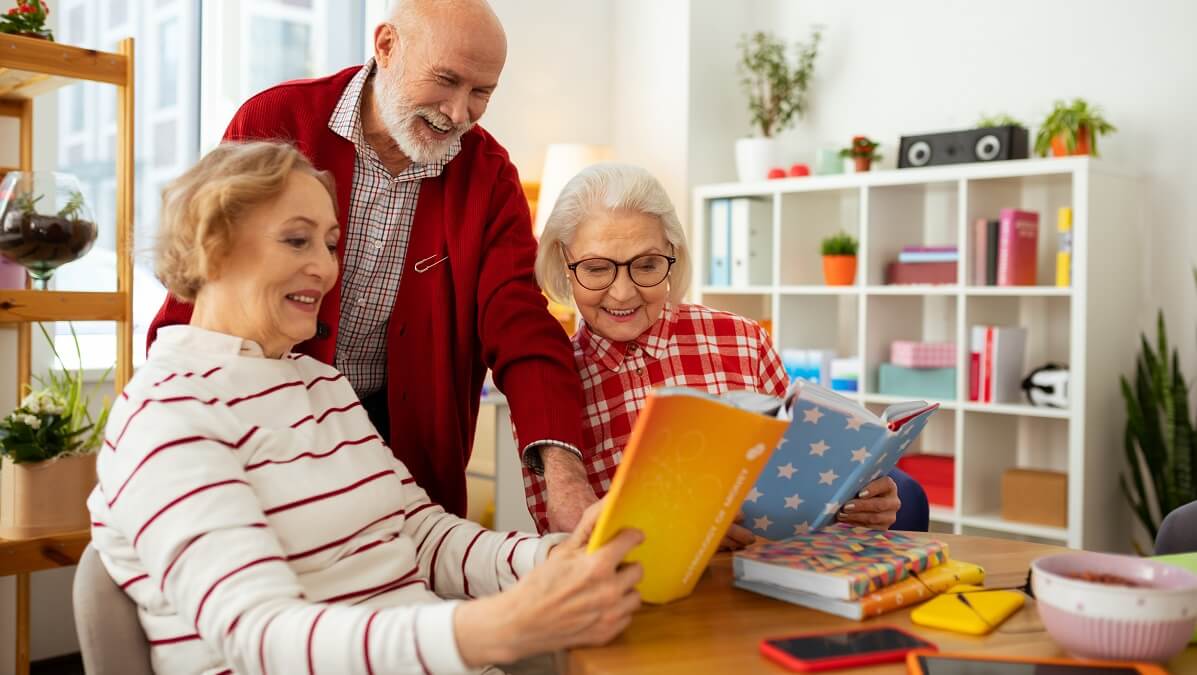 Almost half of Australians wish they read more books. Here are 10 ways ...
