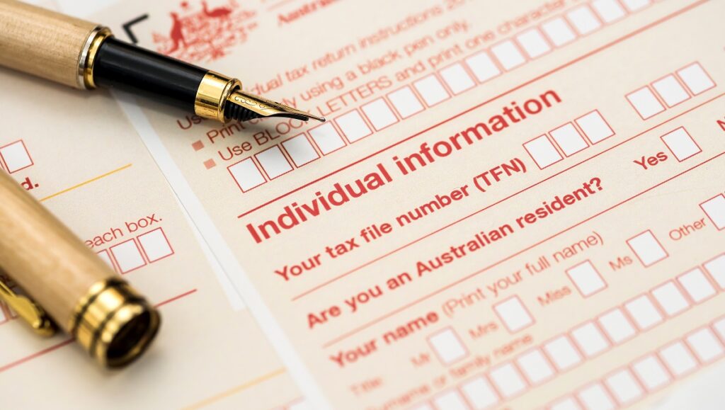 Get your tax return in by tomorrow or risk fine, ATO says | YourLifeChoices