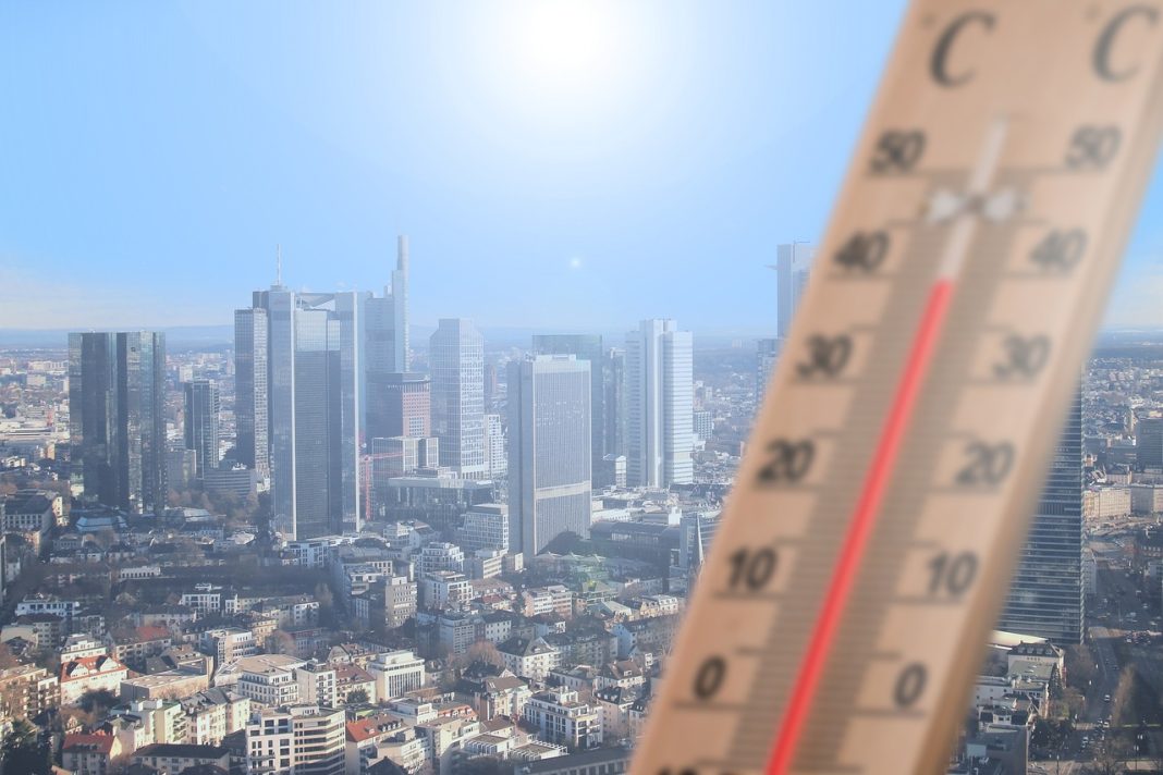 Record-breaking heat threatens thousands of Australia's vulnerable ...
