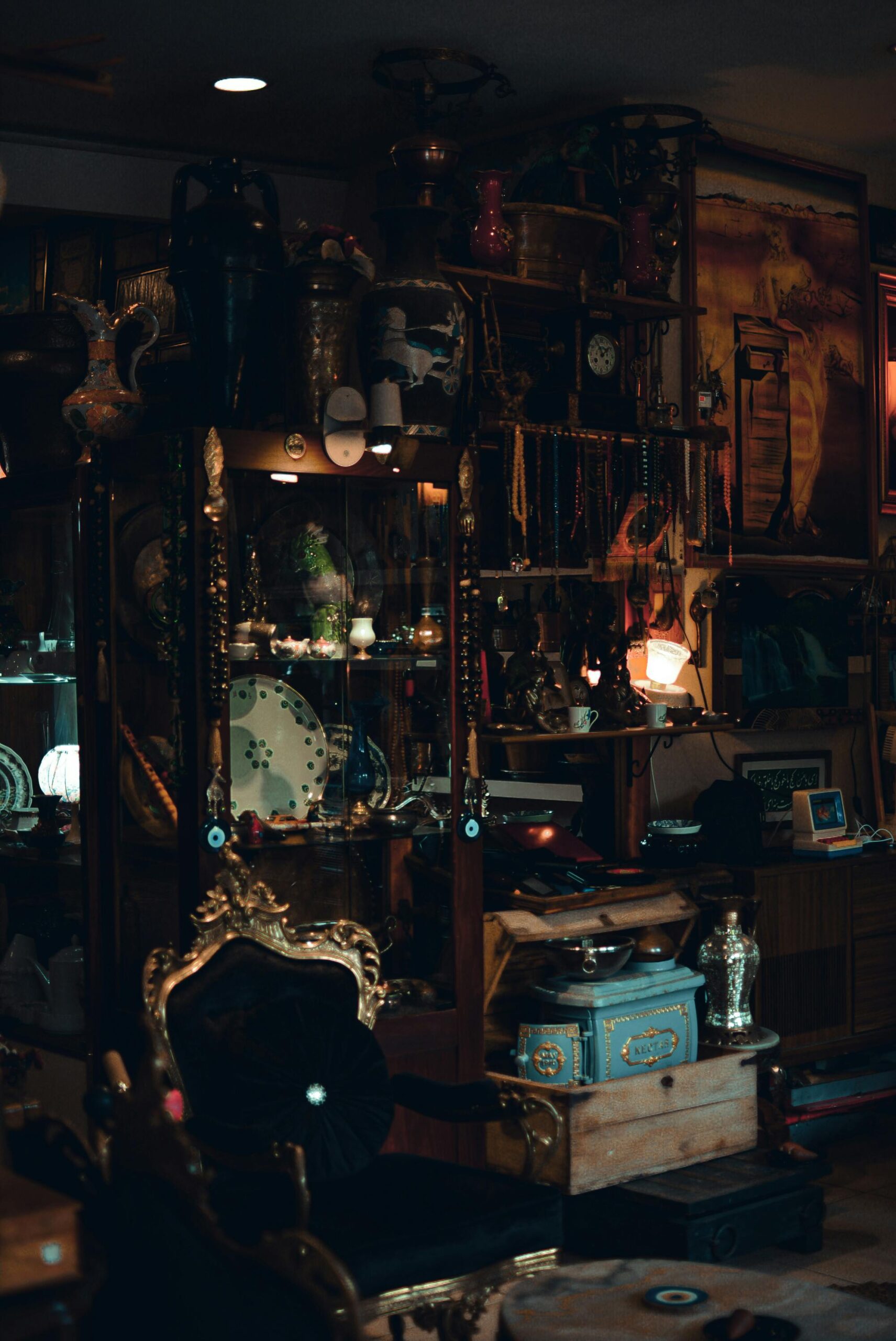 Bring your family heirlooms to life with these creative display ideas ...