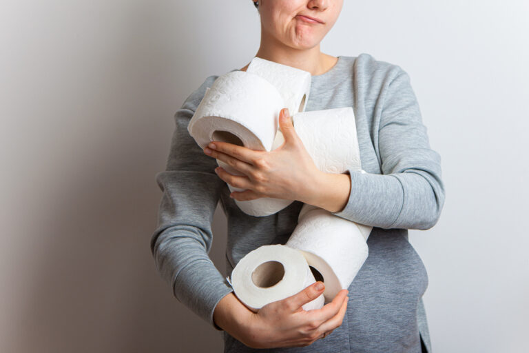 ‘Over or under’: Expert settles the great toilet paper debate once and ...