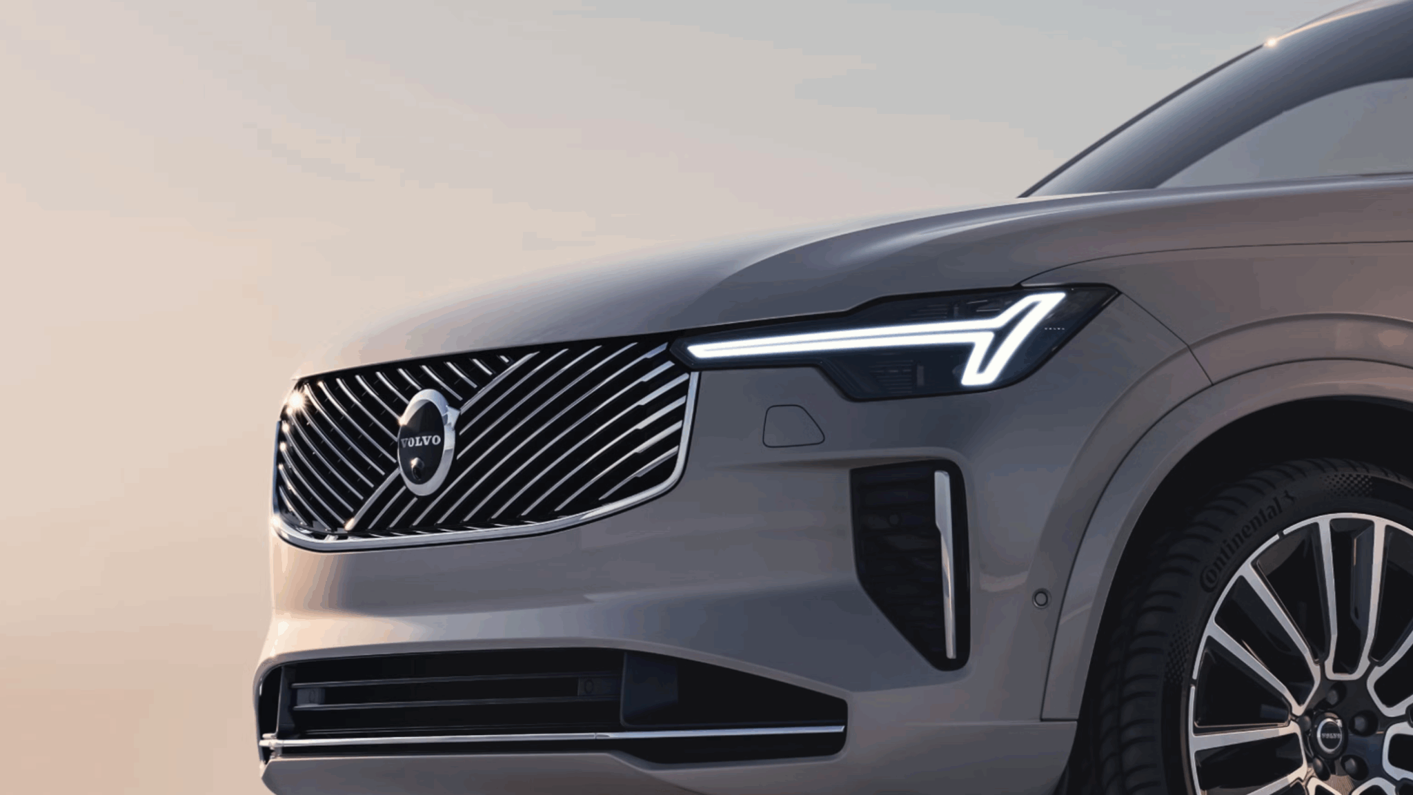 Volvo recalls hundreds of 2022-2025 XC models over safety risk ...
