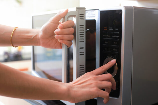 The kitchen menace: 10 foods that turn your trusty microwave into a ...