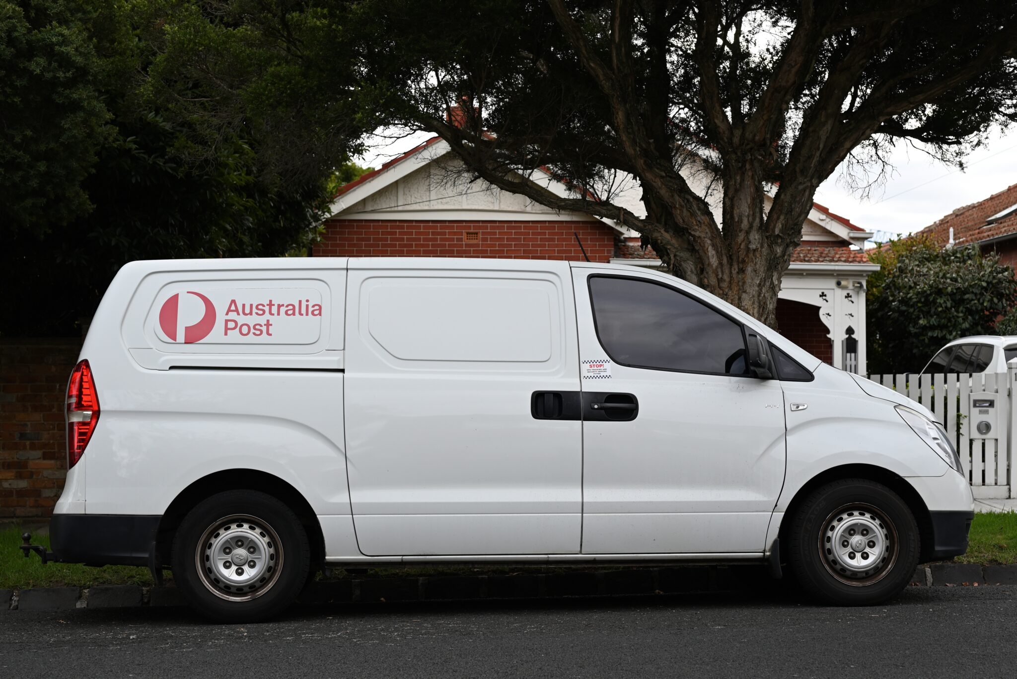 Australia Post driver’s conduct under scrutiny after unusual delivery ...