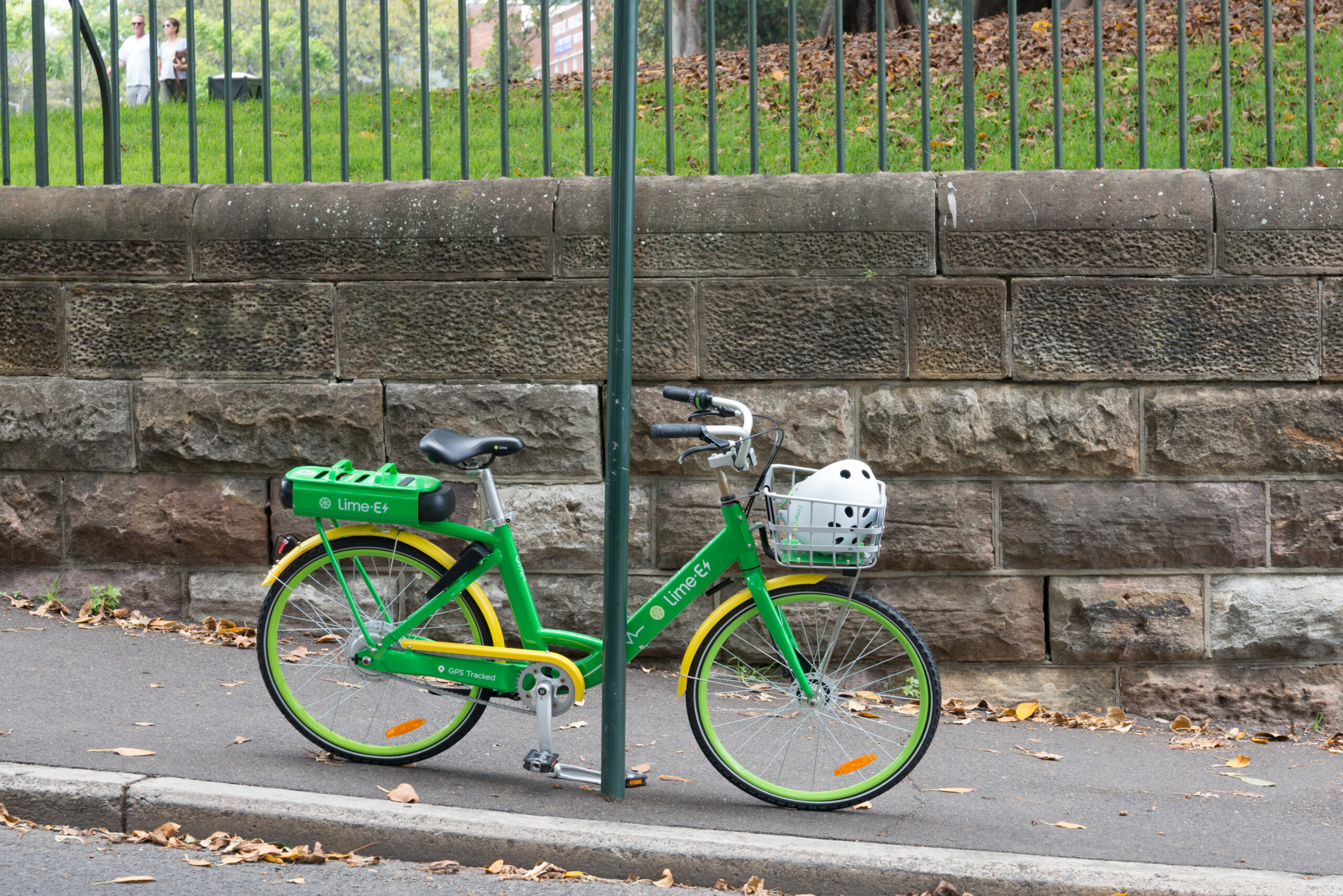 Share bikes spark safety concerns as clutter mounts on city streets ...