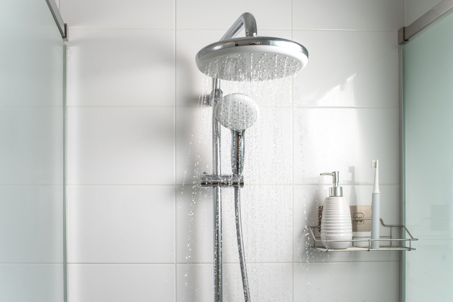 Lazy shower hack goes viral for cutting cleaning time in half—would you ...