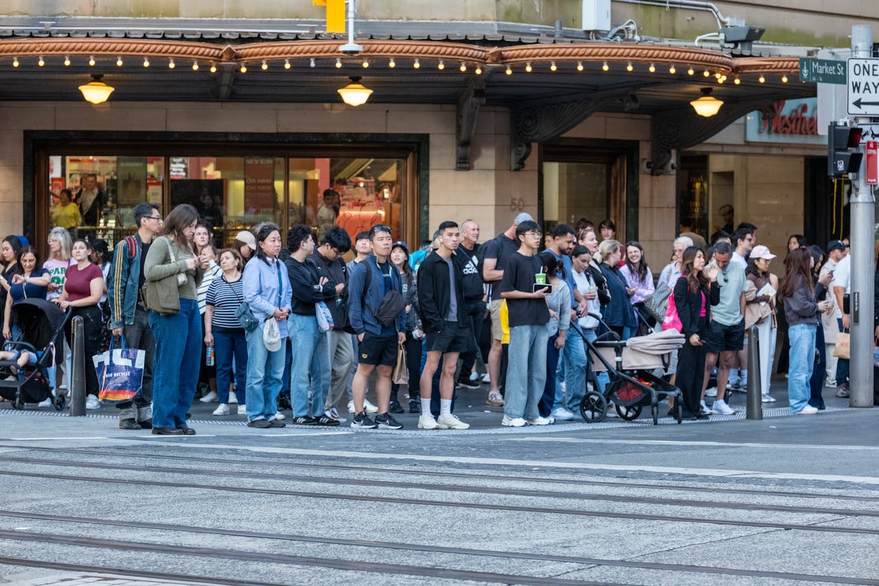 Why Wendy's is shutting hundreds of US stores while betting big on ...