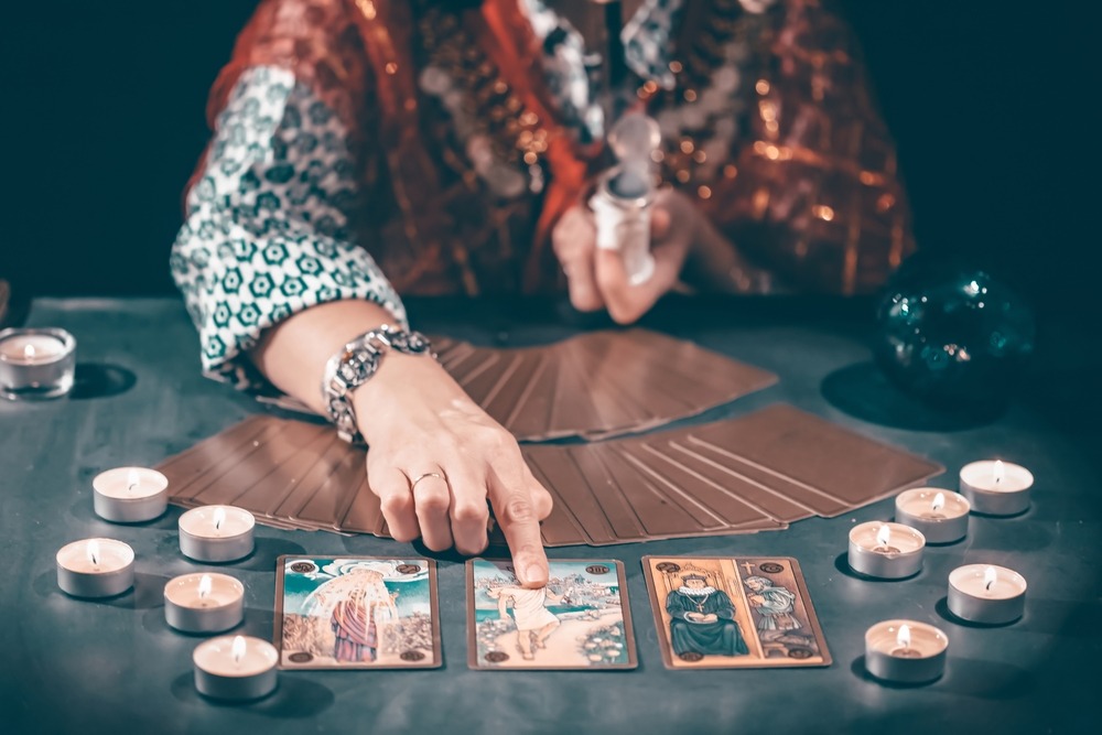 $70 million fraud scandal: How to spot a fortune teller con ...