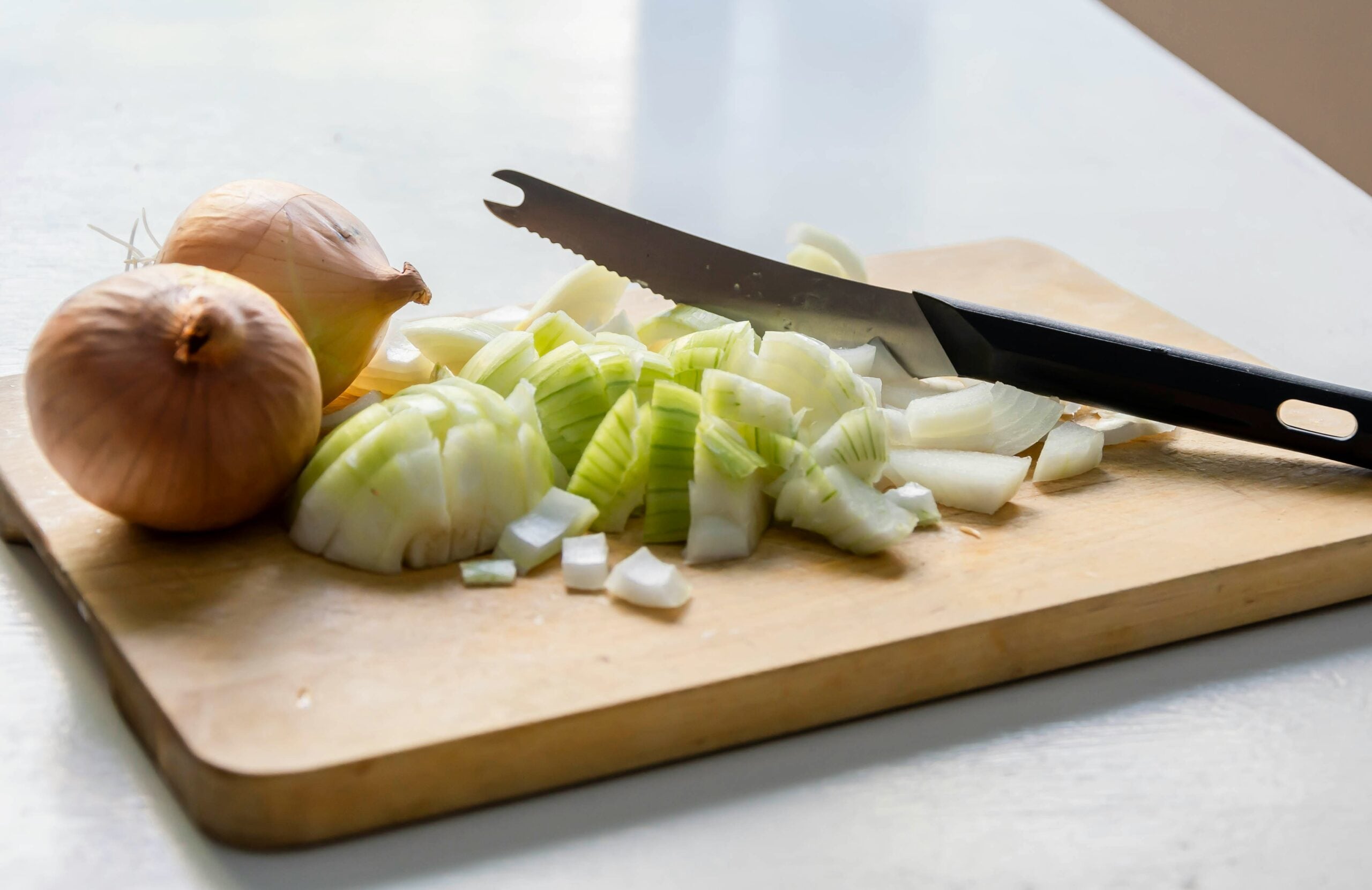 Tired of the onion smell on your hands? Try this surprising fix ...