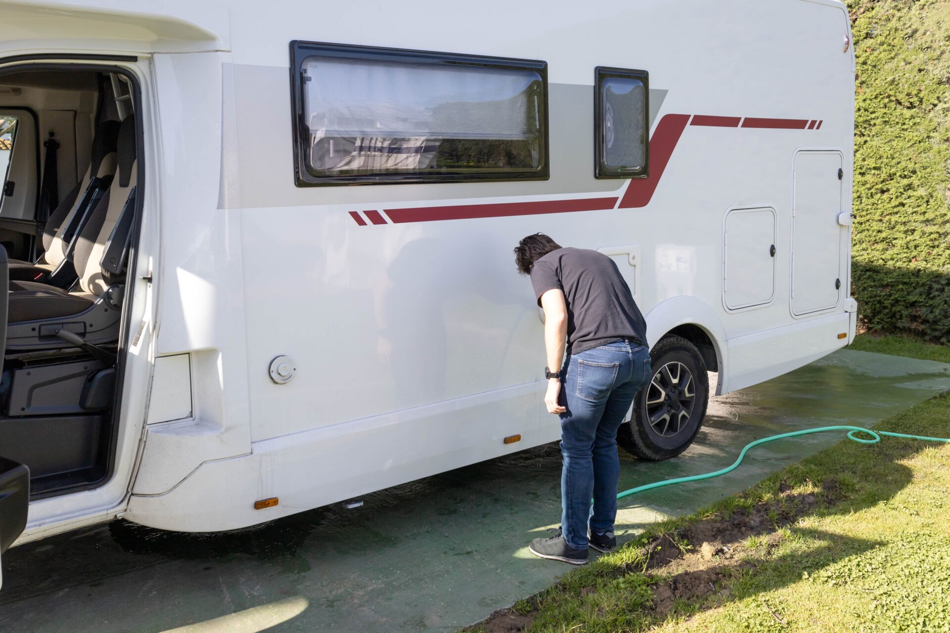 Heading out with a caravan this summer? Avoid rollover risks with this ...