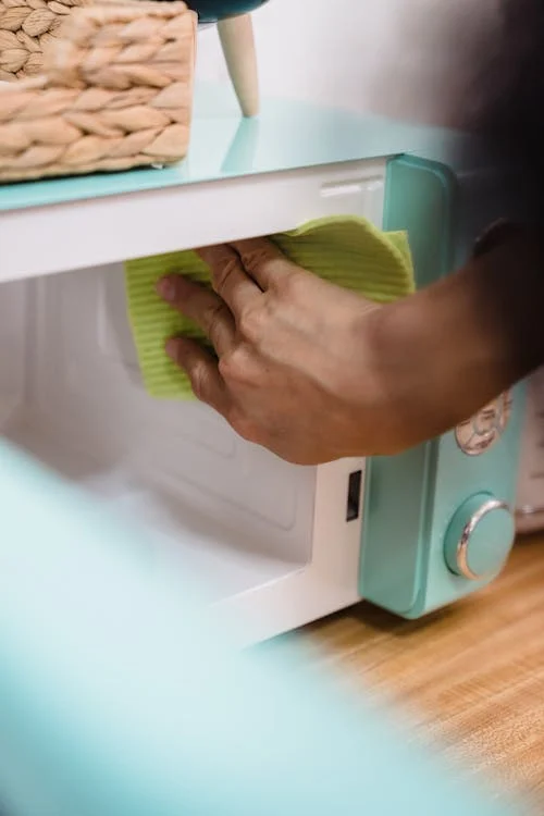 The hidden world inside your microwave: Why that quick wipe isn't ...