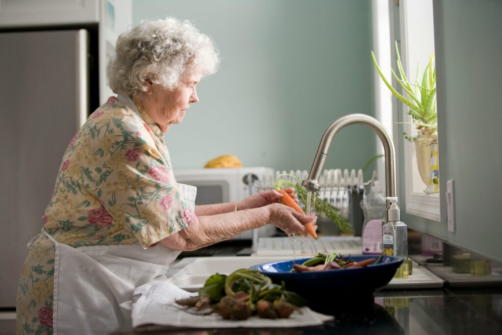 Study says most Australians want to age at home, but hardly anyone is ...